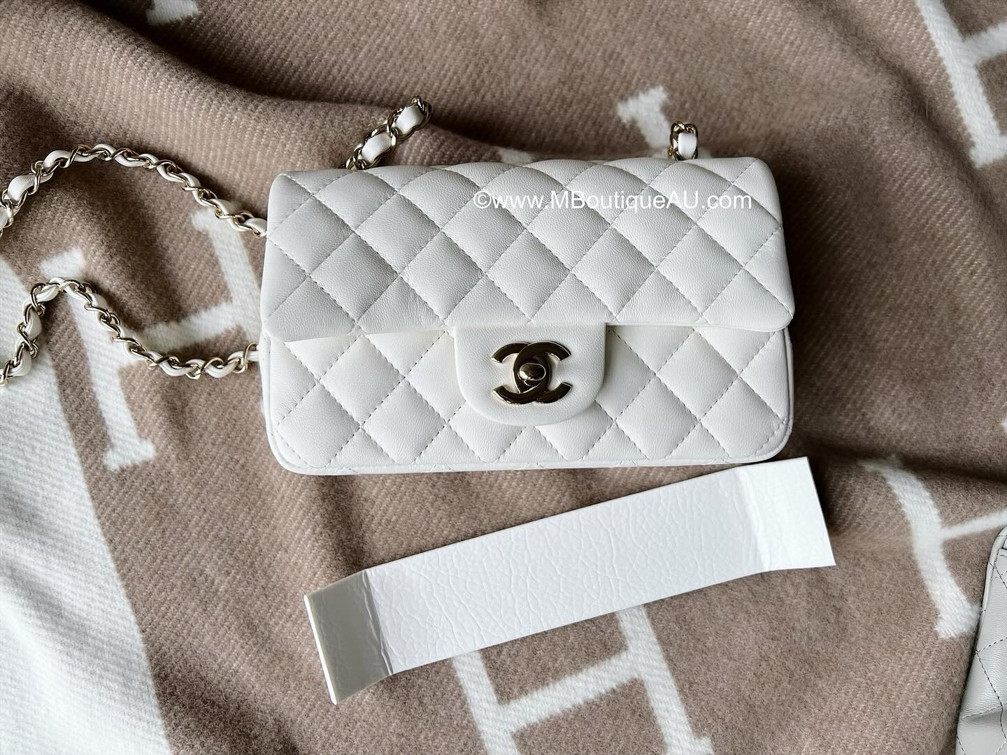 How to Choose the Perfect Base Shaper for Your Handbag | M Boutique ...